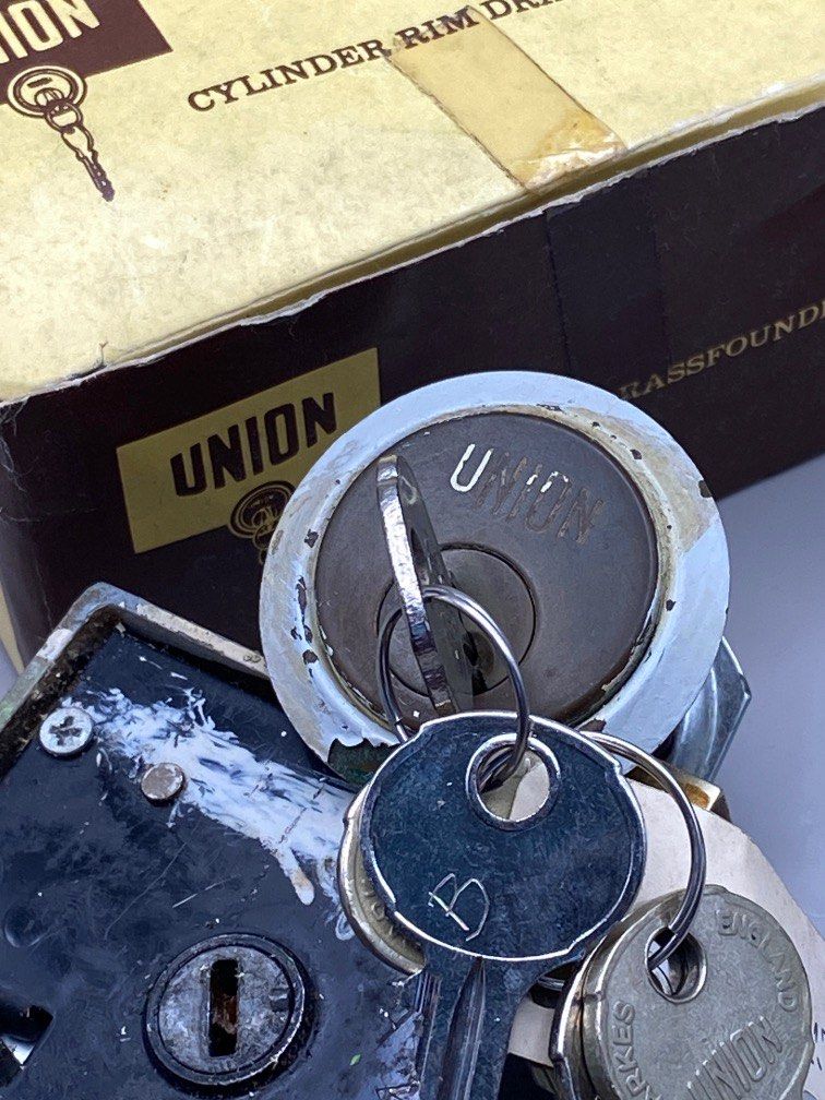 Used Union cylinder rim drawback door lock vintage with 2 original keys ...
