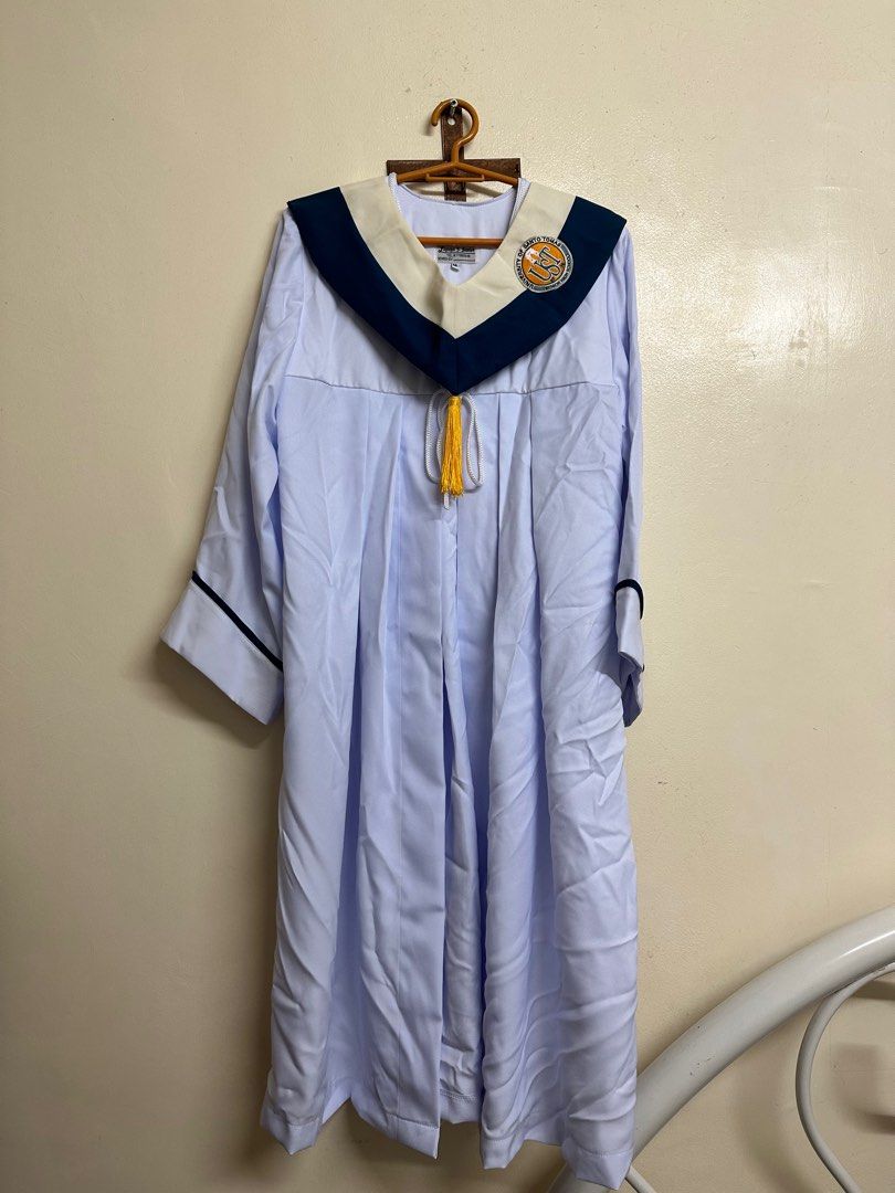 UST SHS Graduation Toga w/ Toga Hat (Medium) on Carousell