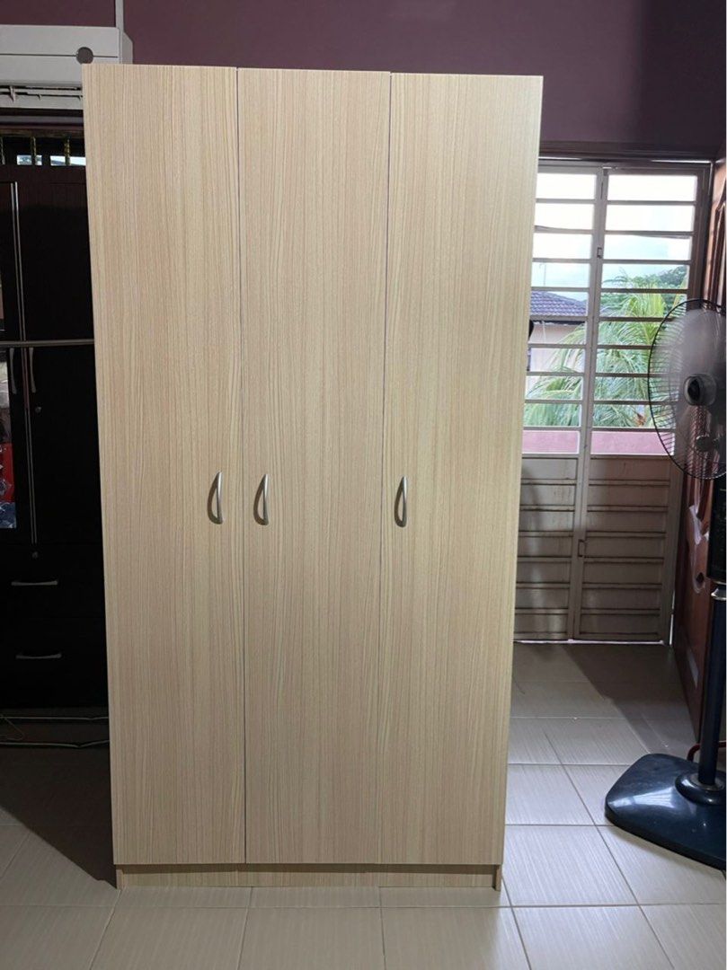 Wardrobe 3 door Almari 3 Pintu, Furniture & Home Living, Furniture ...