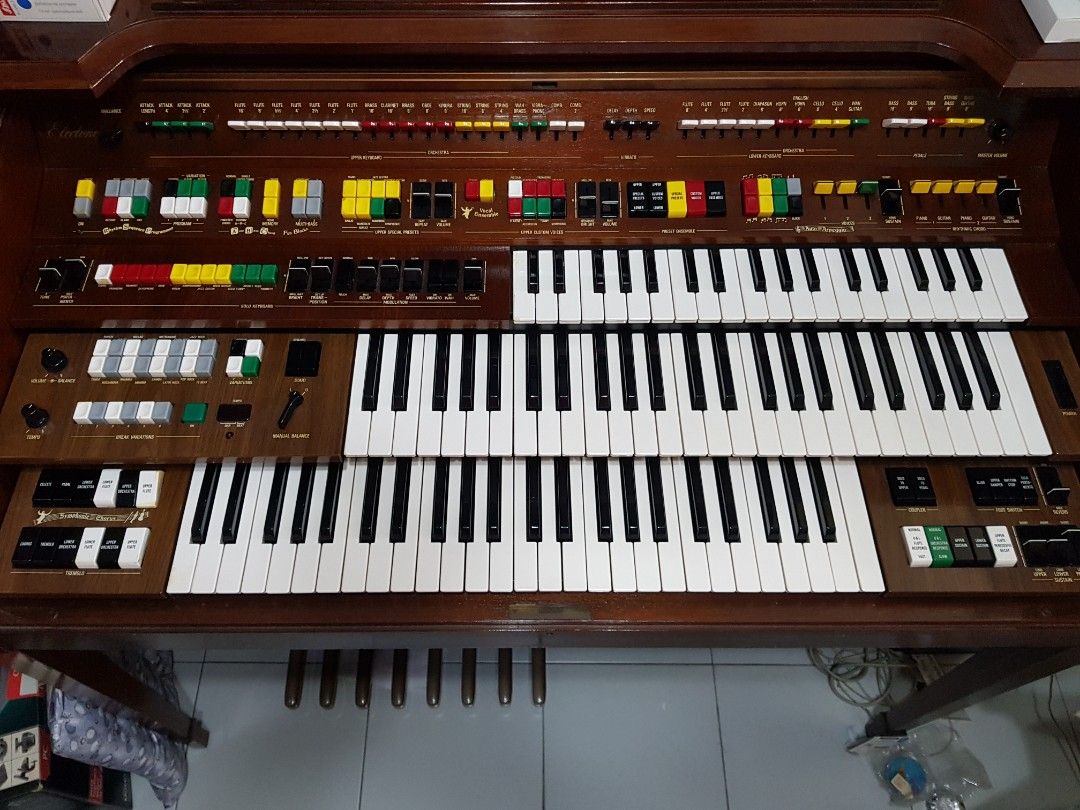 YAMAHA D-85 Electone Organ, Hobbies & Toys, Music & Media, Musical ...