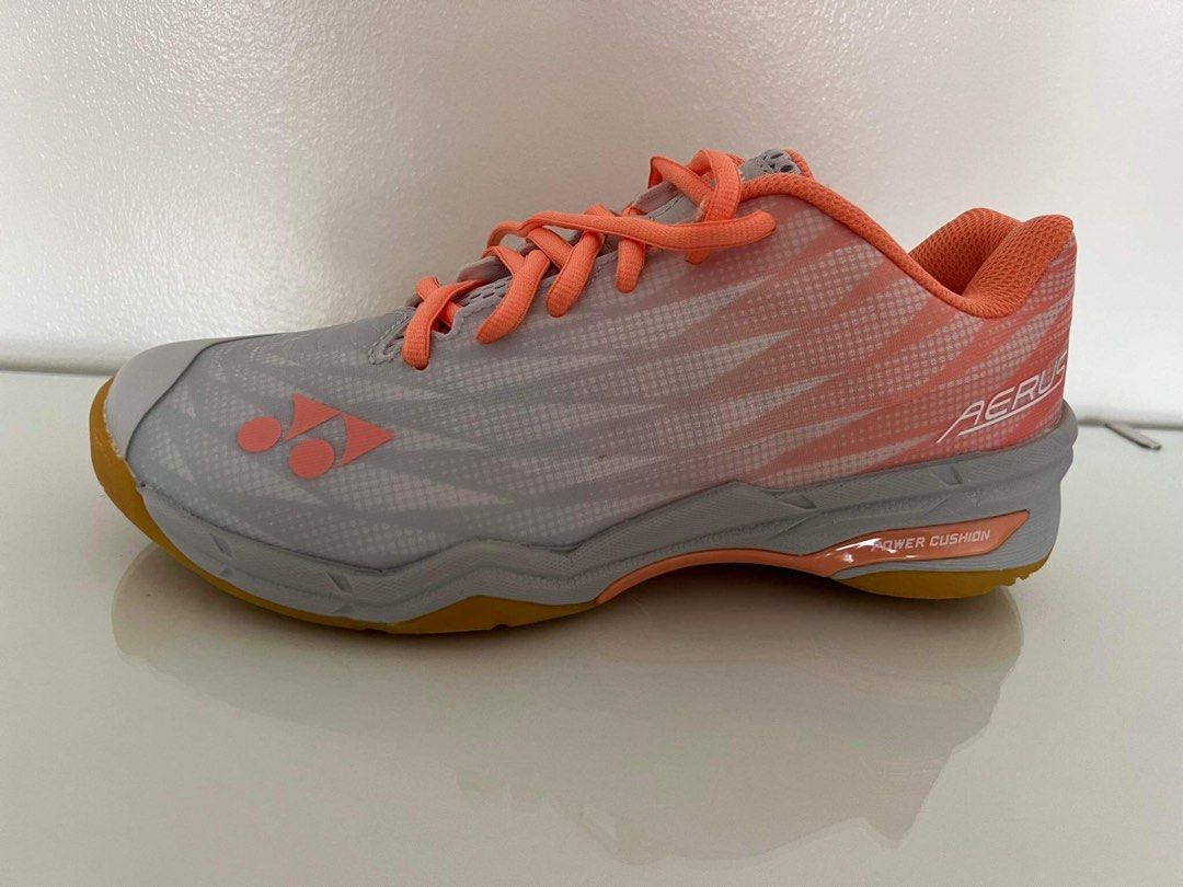 Yonex Power Cushion Aerus Z2 Women Coral, Sports Equipment, Sports & Games, Racket and Ball ...