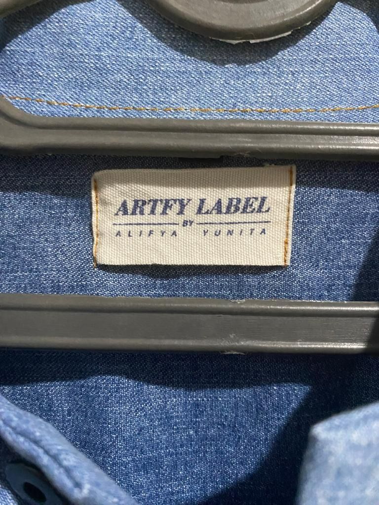 Artfy Label x Alifya Yunita sz L, Fesyen Wanita, Pakaian Wanita, Baju ...