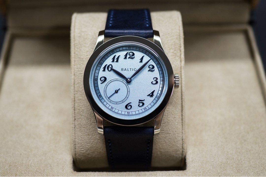 Baltic MR01 Ice Blue The Hourglass Limited Edition, 名牌, 手錶 - Carousell