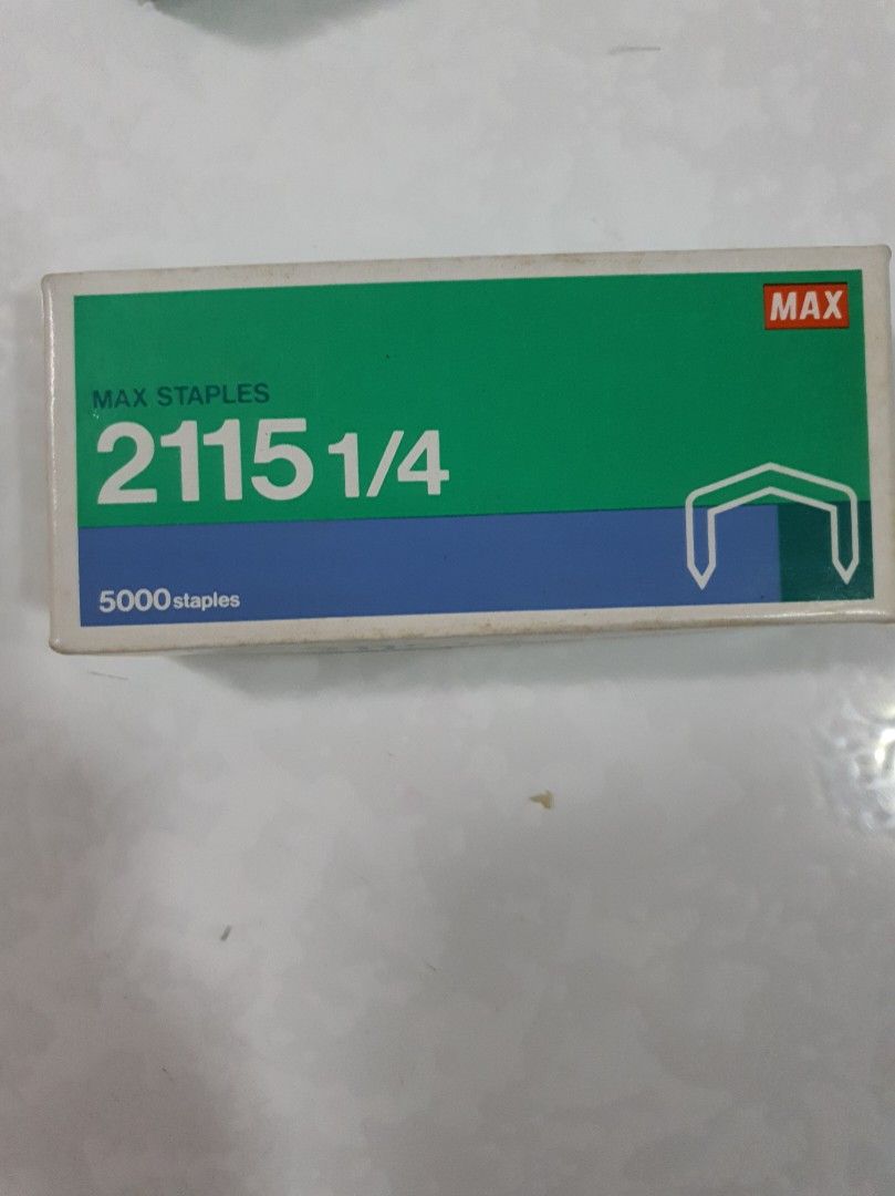 Brand new MAX 2115 1/4" staple ( 5000 staples each box ) total 2 boxes ...