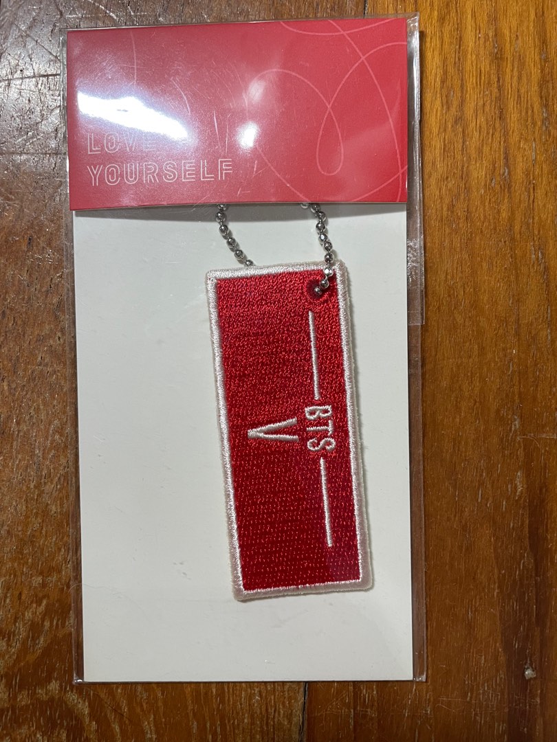BTS OFFICIAL V NAMETAG, Hobbies & Toys, Memorabilia & Collectibles, K ...