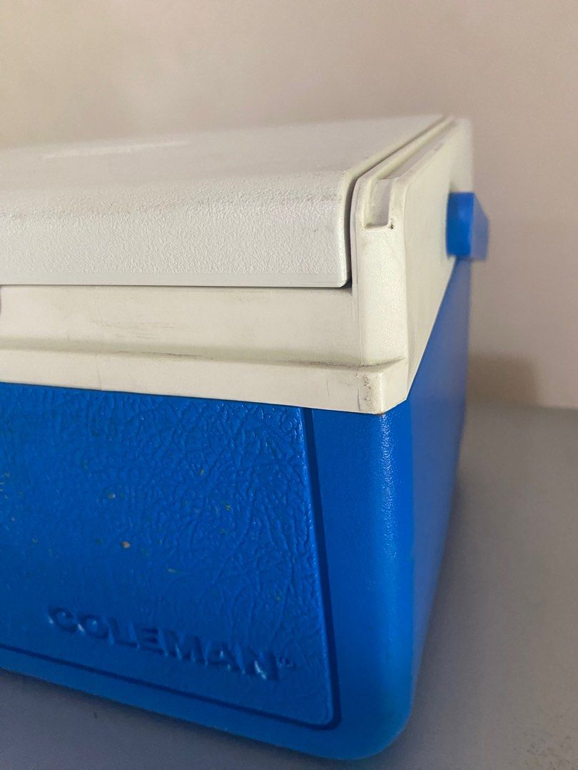 Coleman flip lid Cooler box, Sports Equipment, Fishing on Carousell