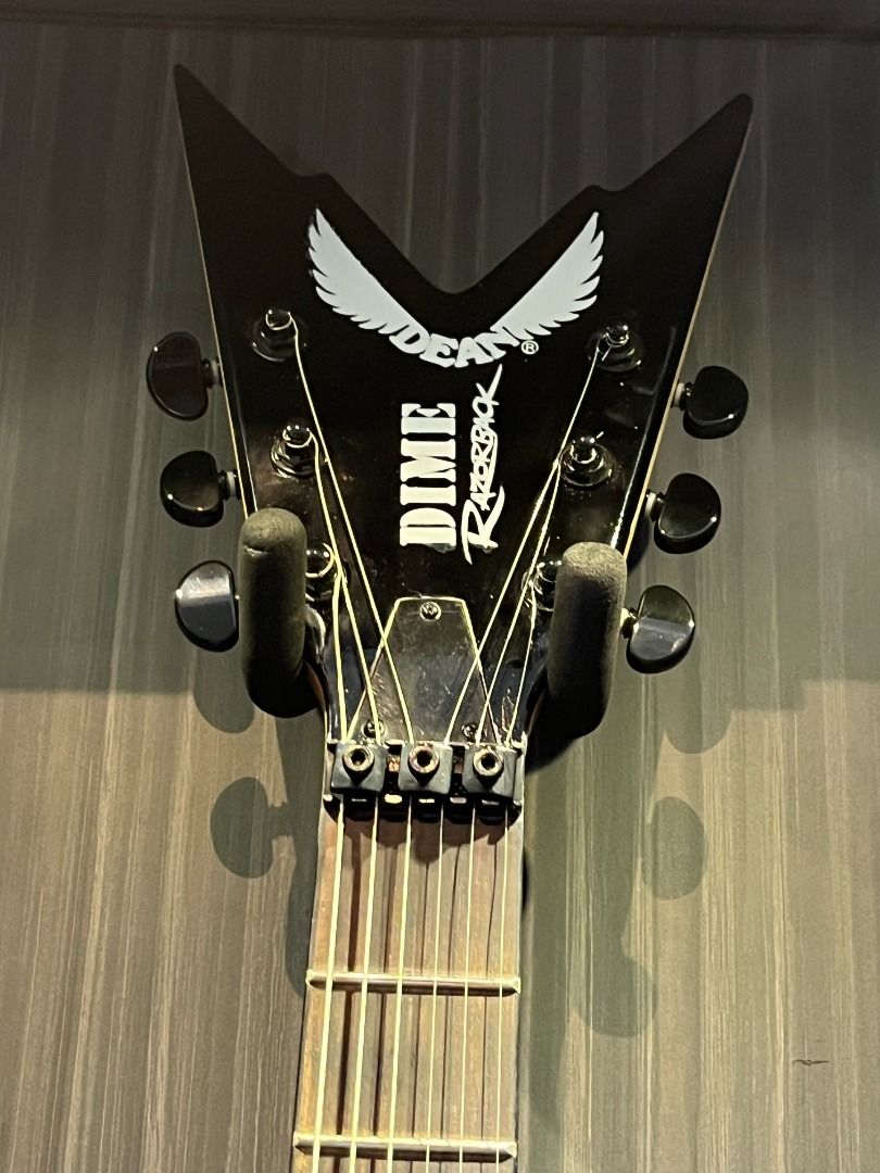 Dean Guitars Razorback "Thunderbolt", Hobbies & Toys, Music & Media ...