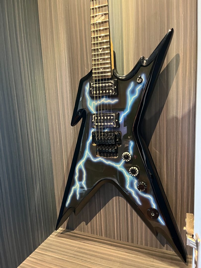 Dean Guitars Razorback "Thunderbolt", Hobbies & Toys, Music & Media ...
