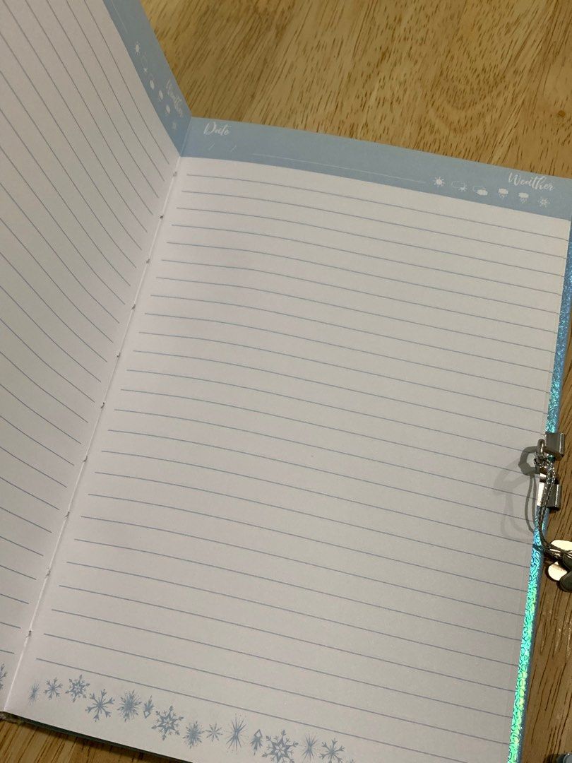 FROZEN 2 ELSA NOTEBOOK LIGHTS ONLY WITH SNOWFLAKES LOCK AND KEYS ...