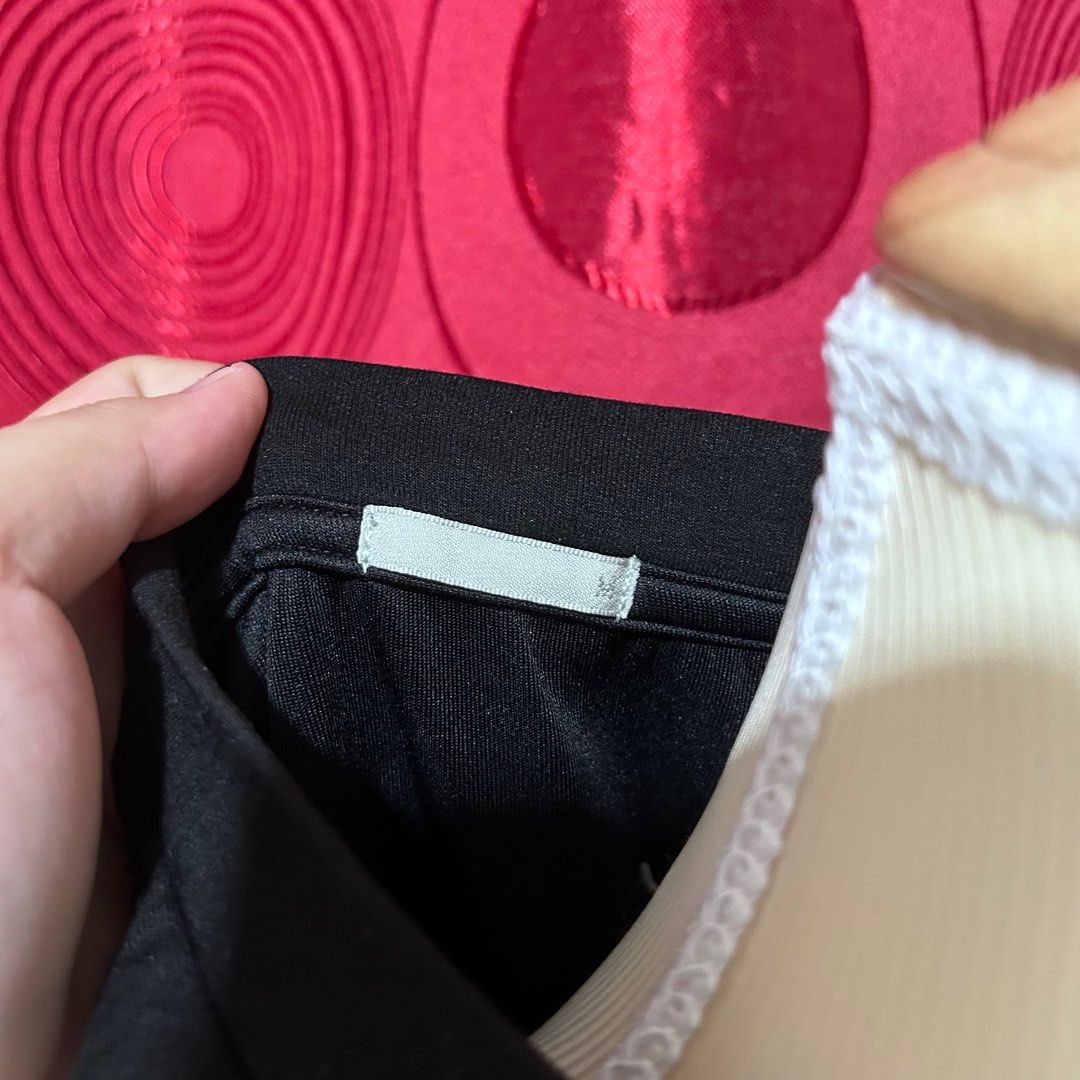 GU by Uniqlo Black Sweater, Men's Fashion, Coats, Jackets and Outerwear ...