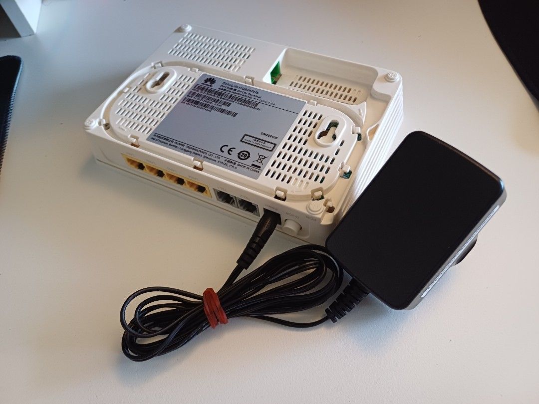 Huawei EchoLife HG8240H5 GPON Terminal, Computers & Tech, Parts ...