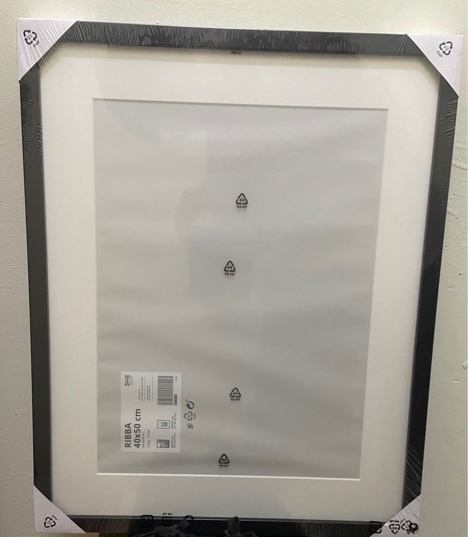 IKEA 40*50cm 畫框, 家具及居家用品, 居家裝飾, 相架畫作在旋轉拍賣