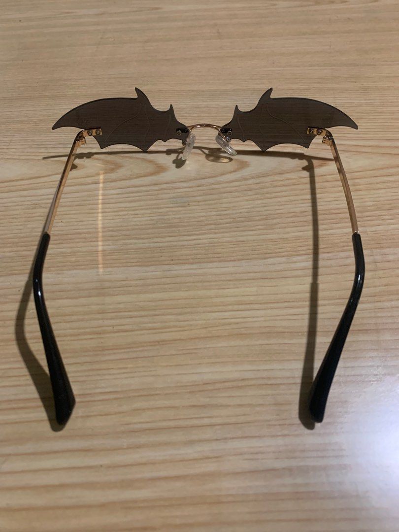 Kacamata Batman, Fesyen Wanita, Aksesoris di Carousell