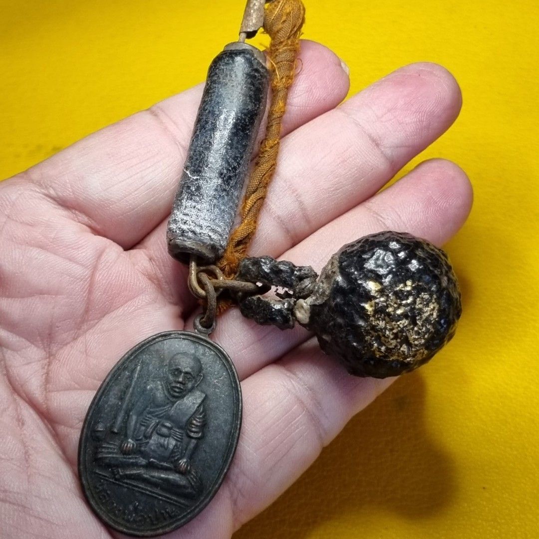 LP Parn Old Amulets, Hobbies & Toys, Memorabilia & Collectibles ...