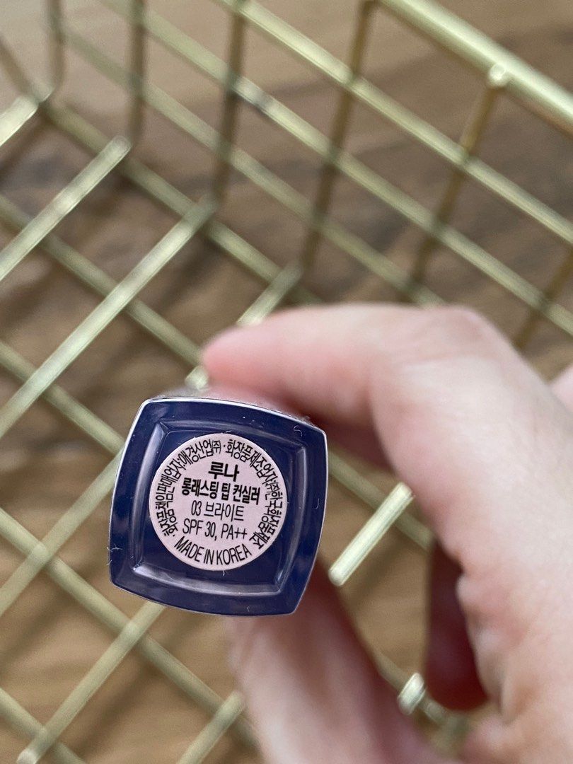 Luna Long Lasting Tip Concealer Brightener on Carousell