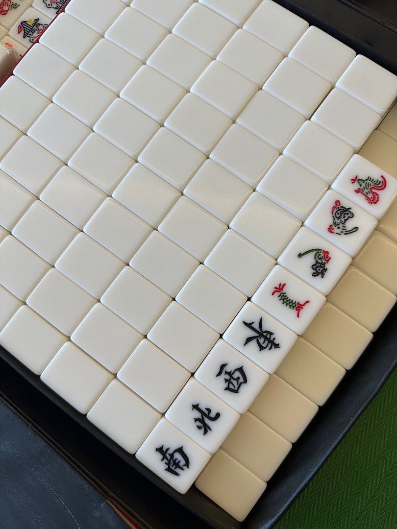 Mahjong Set with Free Chips and Wind, Hobbies & Toys, Toys & Games on ...