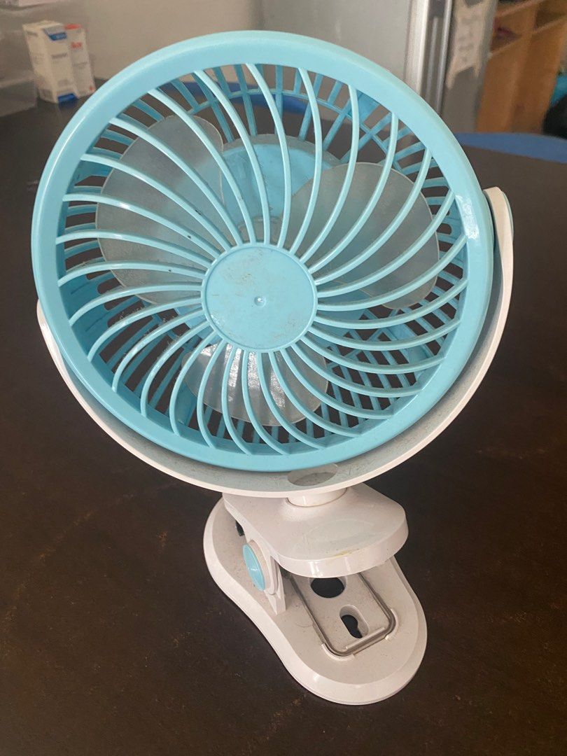 Mr DIY clip portable fan, Furniture & Home Living, Lighting & Fans ...