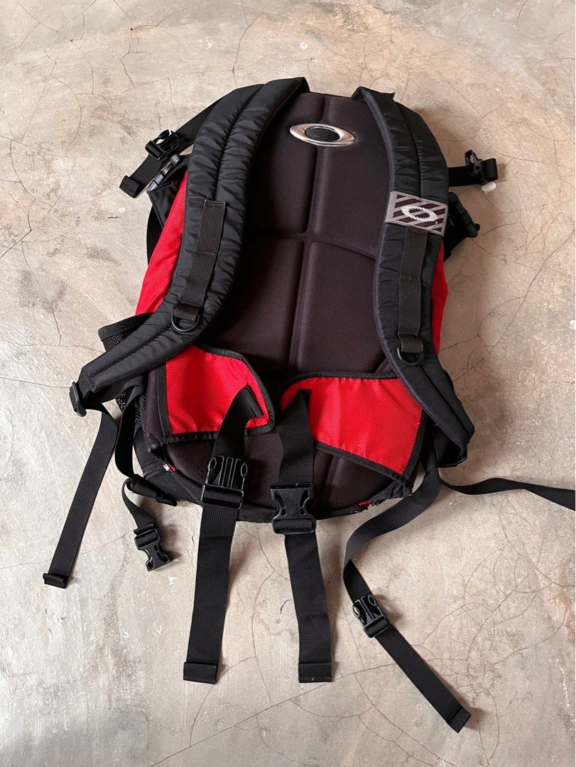 Oakley Backpack, Men's Fashion, Bags, Backpacks on Carousell