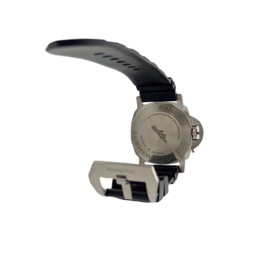 PAM02305 PAM 2305 Submersible, Luxury, Watches on Carousell