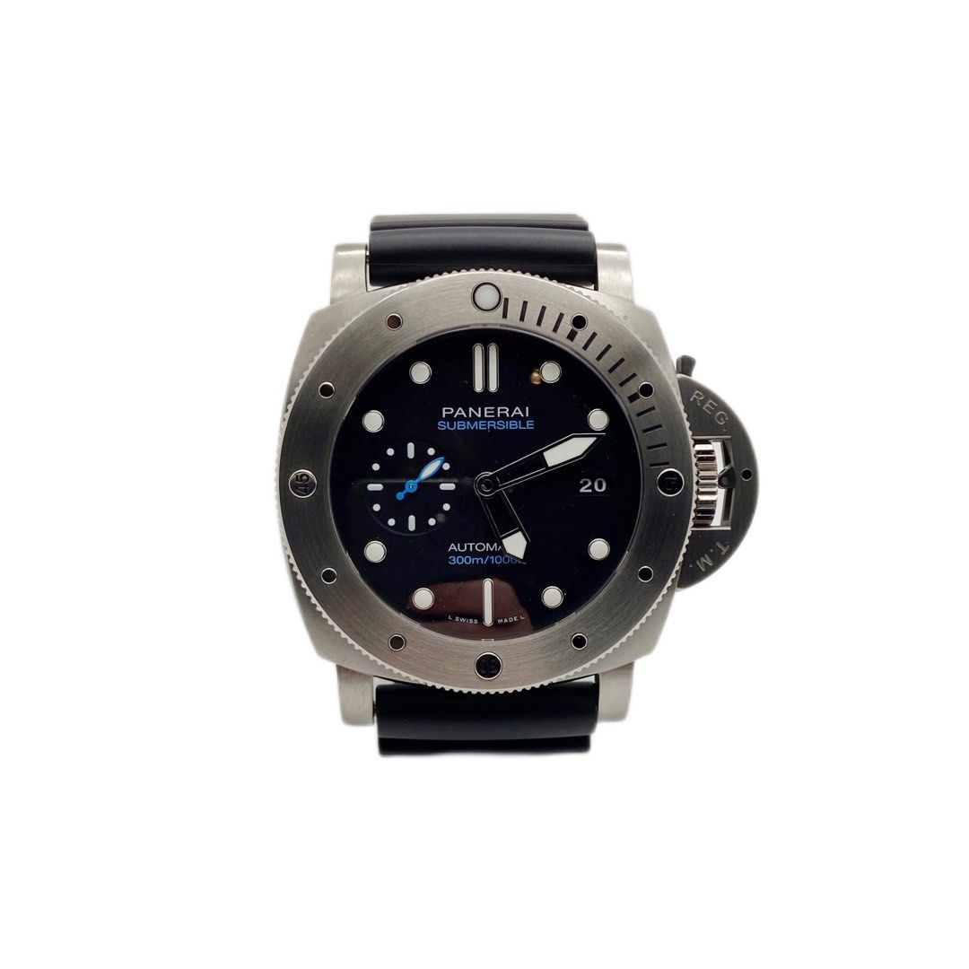 PAM02305 PAM 2305 Submersible, Luxury, Watches on Carousell