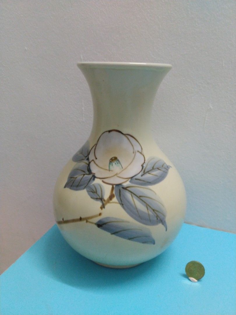 Pasu Bunga / Vase, Furniture & Home Living, Home Decor, Vases ...
