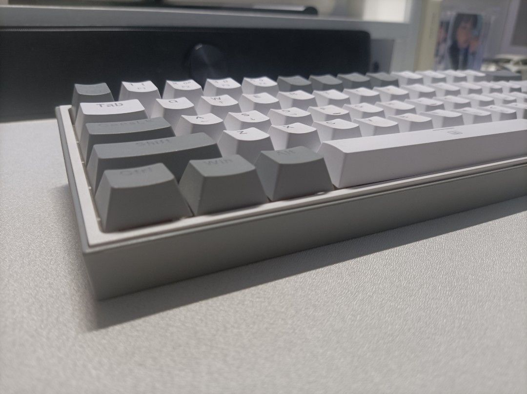 Redragon K617 Fizz gaming mechanical keyboard w/ lubed akko radiant red ...