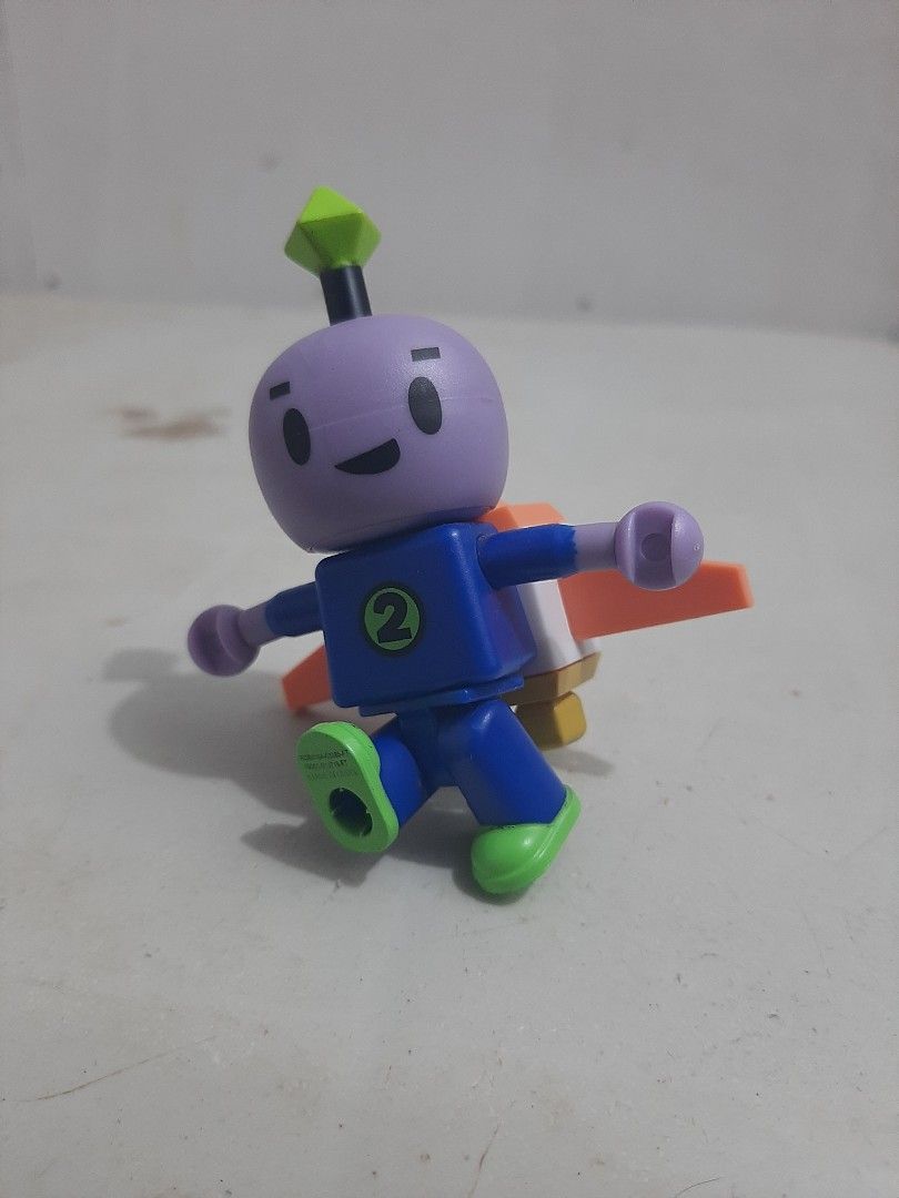 (Roblox) Robot 64: Beebo, Hobbies & Toys, Toys & Games on Carousell