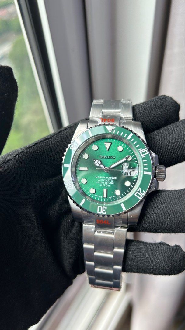 Seiko Mod Submariner The Hulk, Luxury, Watches on Carousell