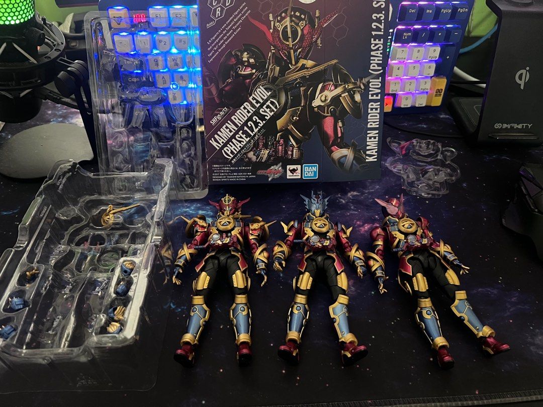 SHF Kamen Rider Evol Phase 1-3, 興趣及遊戲, 玩具 & 遊戲類 - Carousell