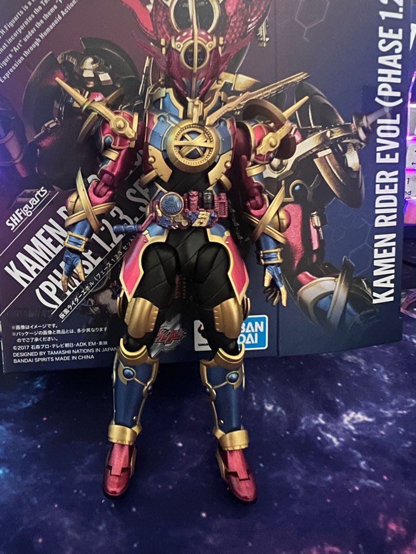SHF Kamen Rider Evol Phase 1-3, 興趣及遊戲, 玩具 & 遊戲類 - Carousell