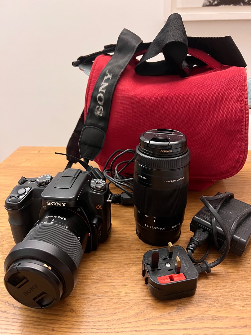 Sony Alpha DSLR Camera (vintage 10+ years old) + 2 lenses, Photography ...