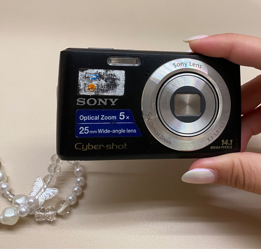 SONY CYBERSHOT DSC-W520 (BLACK), Photography, Cameras on Carousell