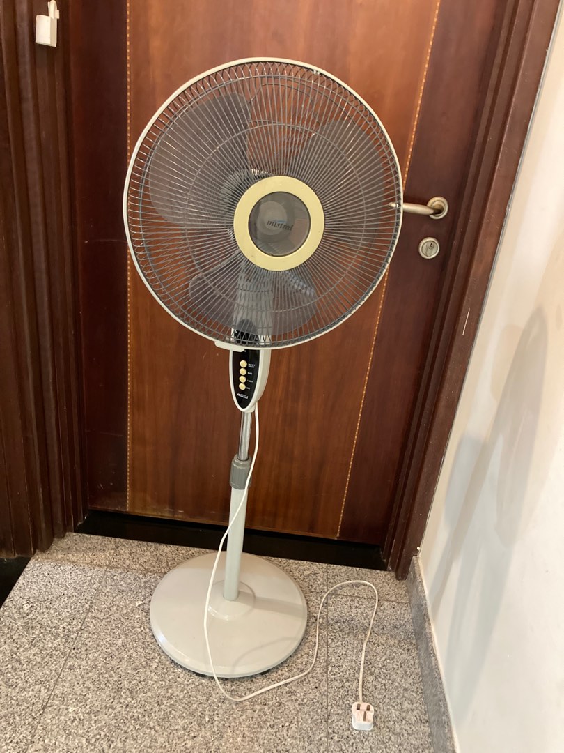 Standing fan, Furniture & Home Living, Lighting & Fans, Fans on Carousell