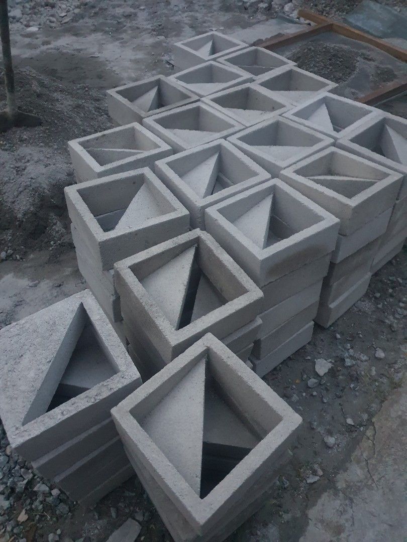 TRIANGULAR BREEZE BLOCKS, Commercial & Industrial, Construction ...