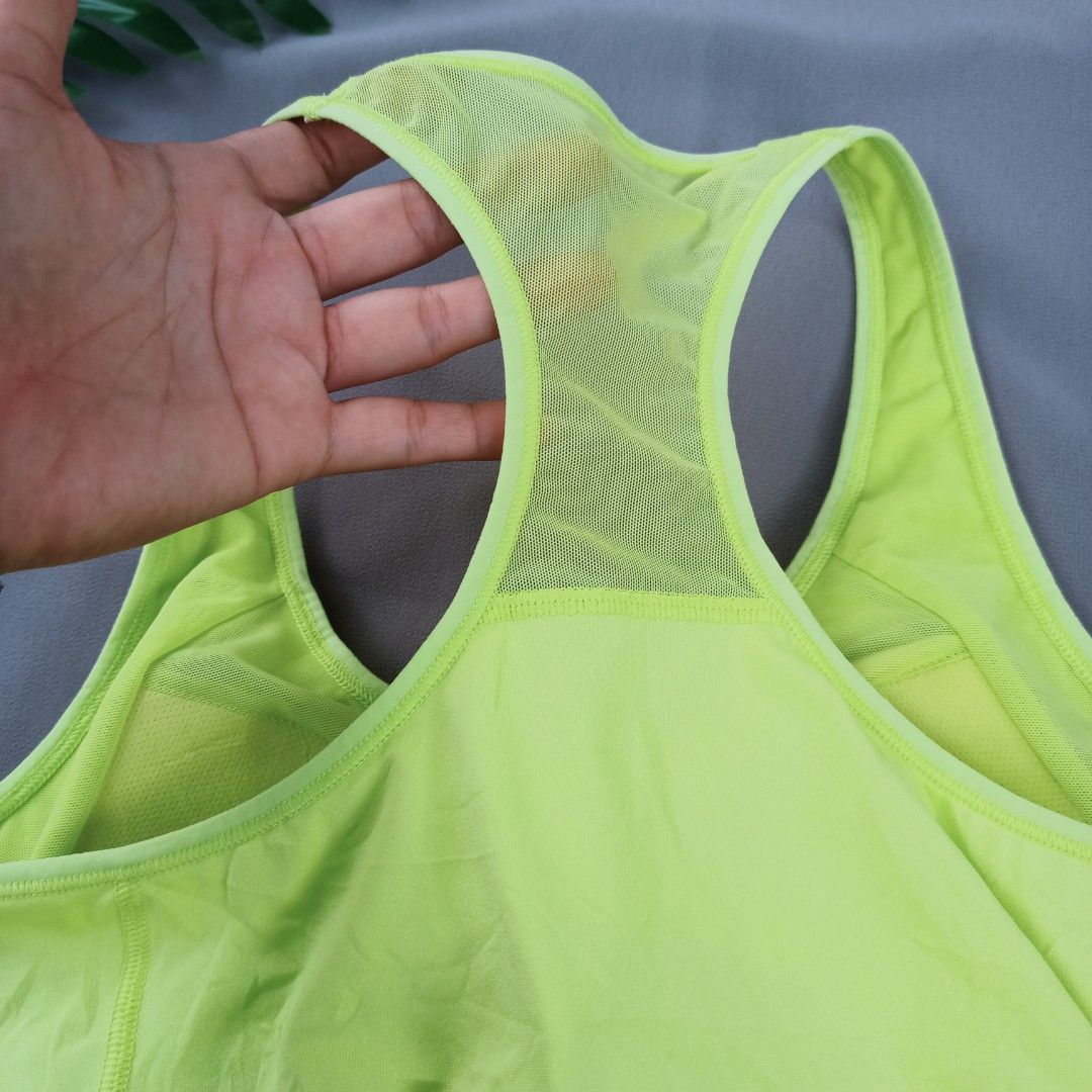 Uniqlo Racer Back Airism, Women's Fashion, Activewear on Carousell