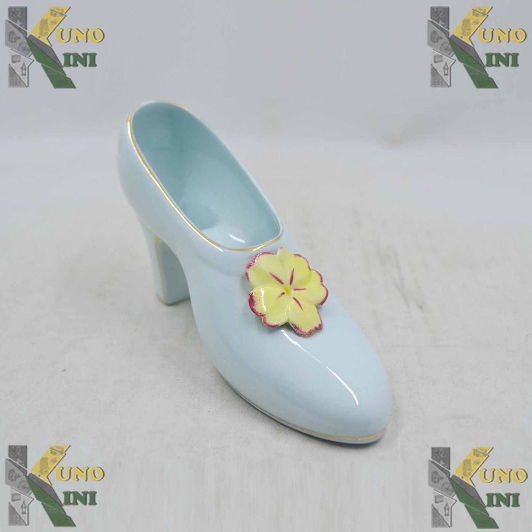 VINTAGE PAJANGAN SEPATU FLORAL BIRU MUDA, Made in England, Antik ...