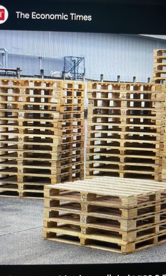 Wood pallet, Everything Else on Carousell