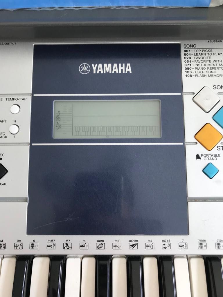 Yamaha Keyboard PSR E323, Hobbies & Toys, Music & Media, Musical Instruments on Carousell