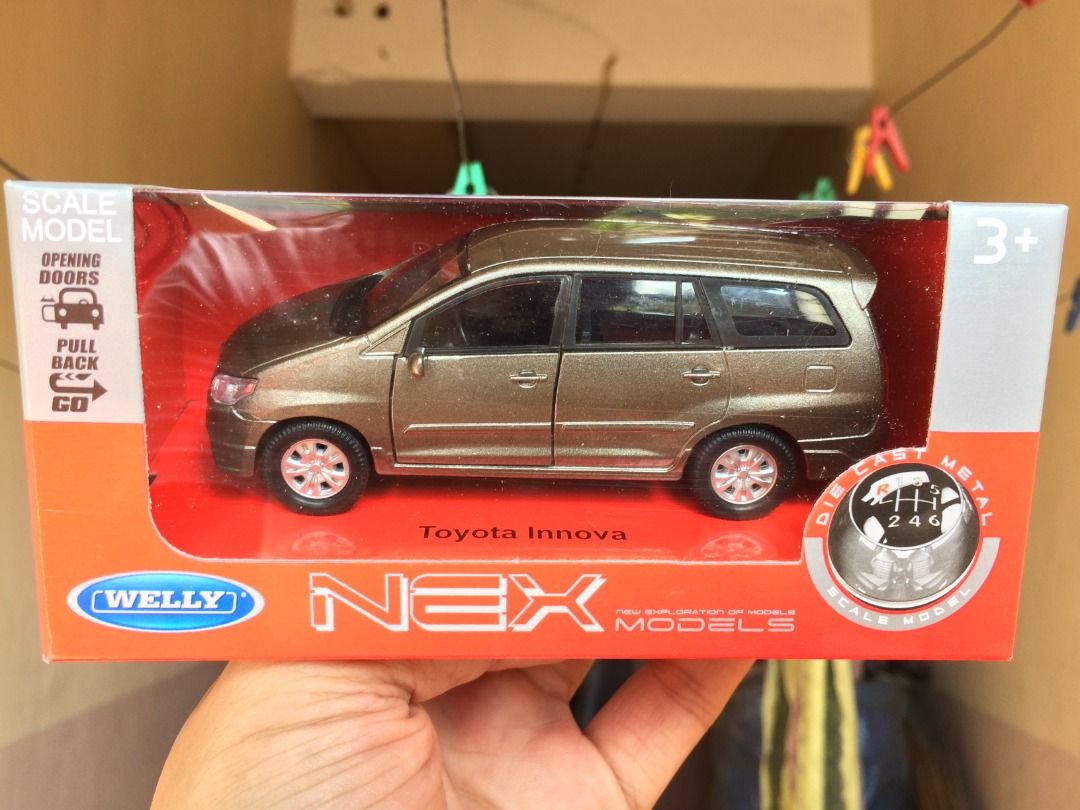 (Per piece) 1:39 Toyota Innova Die Cast Scale Toy Model on Carousell