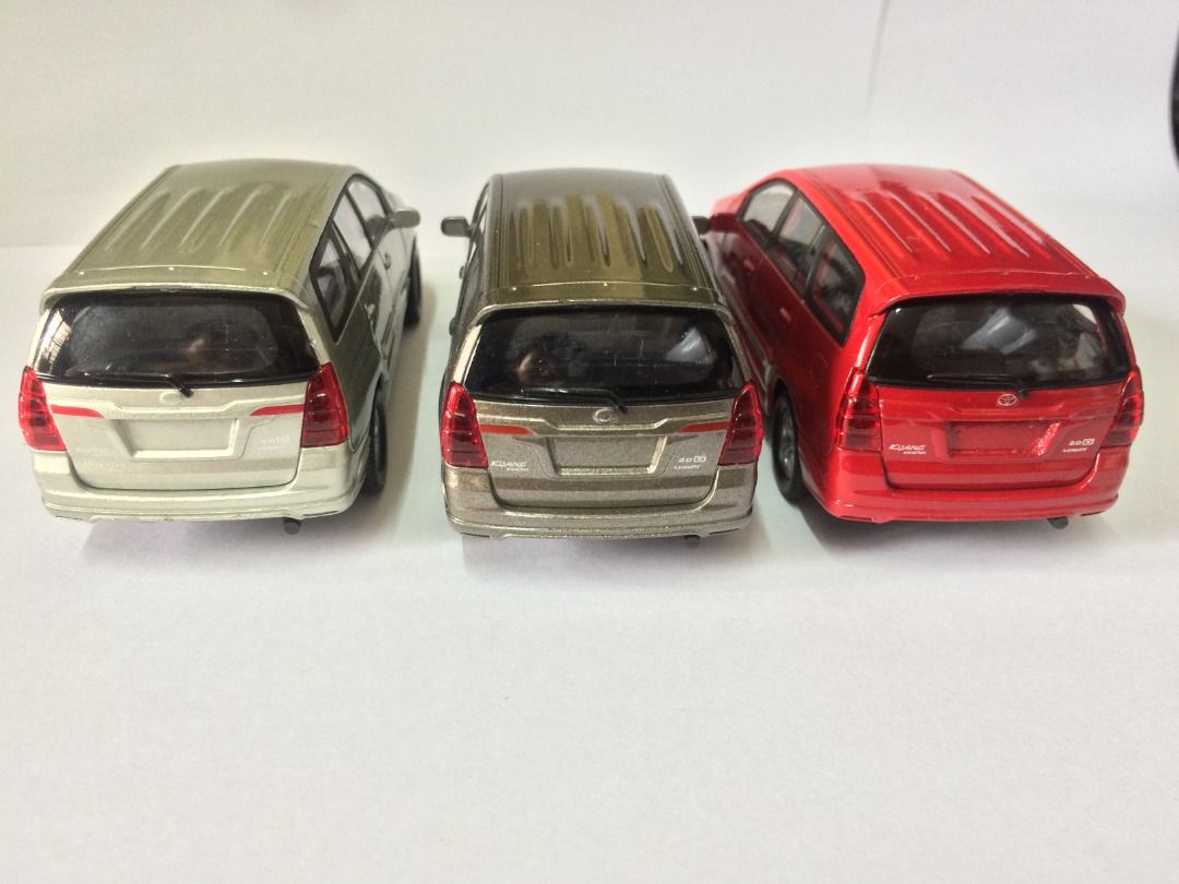 (Per piece) 1:39 Toyota Innova Die Cast Scale Toy Model on Carousell
