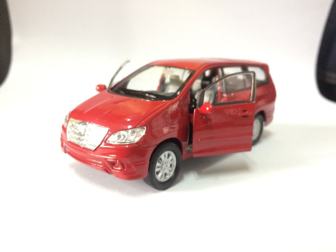 (Per piece) 1:39 Toyota Innova Die Cast Scale Toy Model on Carousell