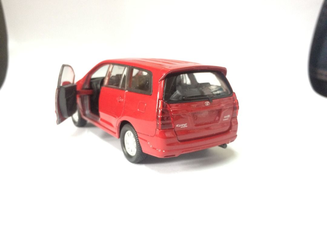 (Per piece) 1:39 Toyota Innova Die Cast Scale Toy Model on Carousell