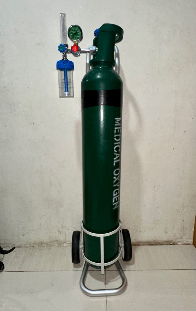 20lbs oxygen tank medical with trolley on Carousell