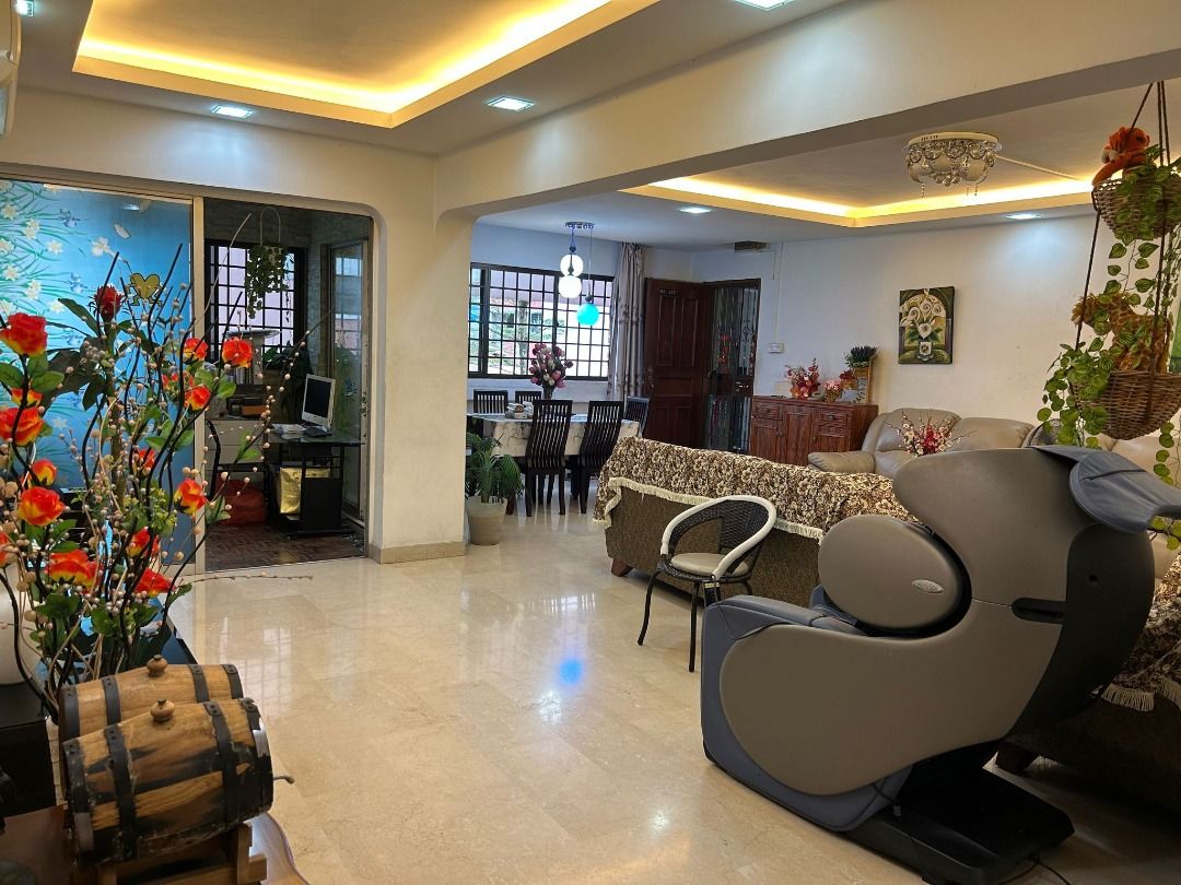 5A BLK 552 Jurong West St 42, Property, For Sale, HDB on Carousell