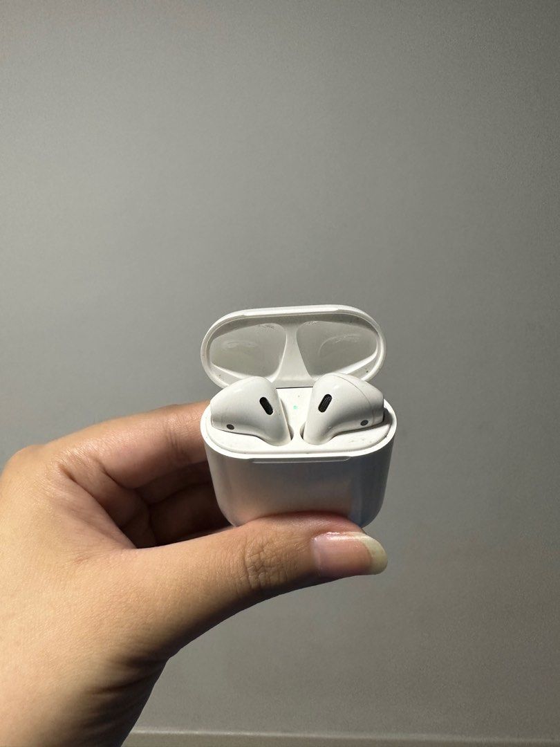 Airpods 1st gen, Audio, Earphones on Carousell