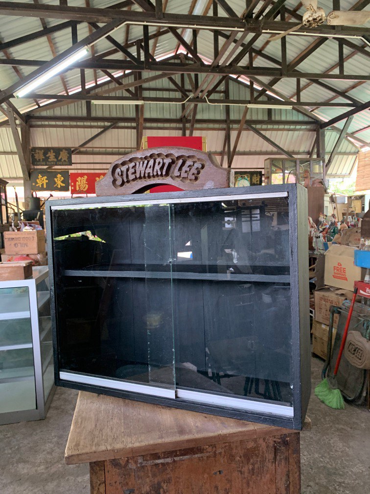 Almari gantung display ( 30 x 23.25 x 9 inci / 76 x 59 x 23 ...