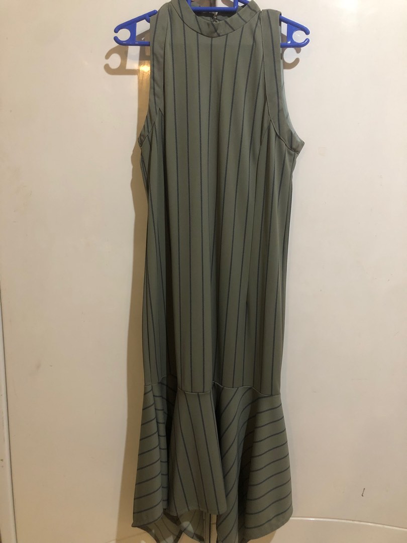 Berrybenka mermaid halter neck midi dress, Fesyen Wanita, Pakaian ...