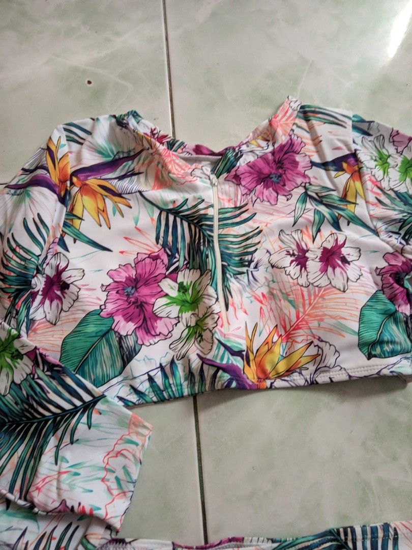 Bikini rash guard top, Women's Fashion, Swimwear, Bikinis & Swimsuits ...