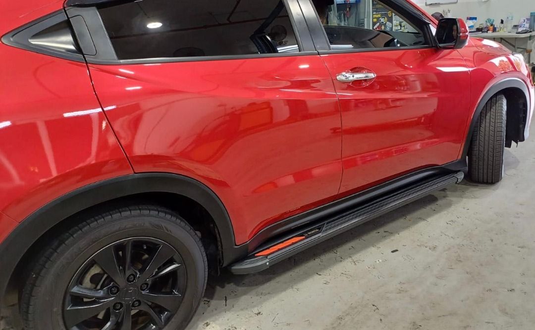 Black Red HRV / VEZEL side step, Car Accessories, Accessories on Carousell