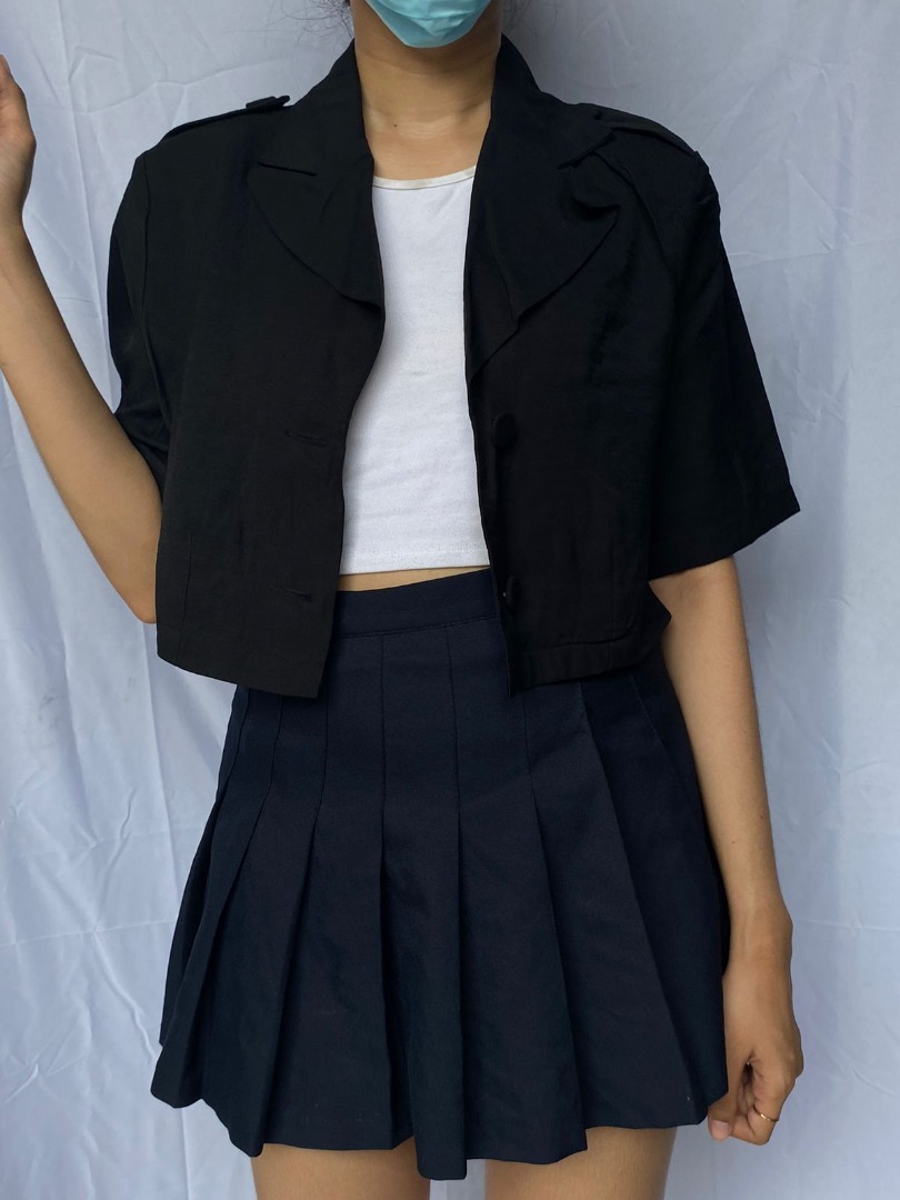 Blazer Crop Lengan Pendek Black, Fesyen Wanita, Pakaian Wanita, Baju ...